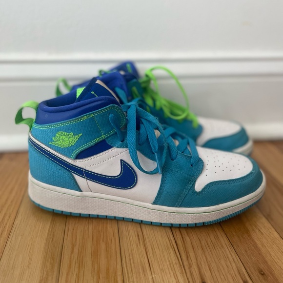 Nike | Shoes | Jordan Mid Se Sprite Blue | Poshmark